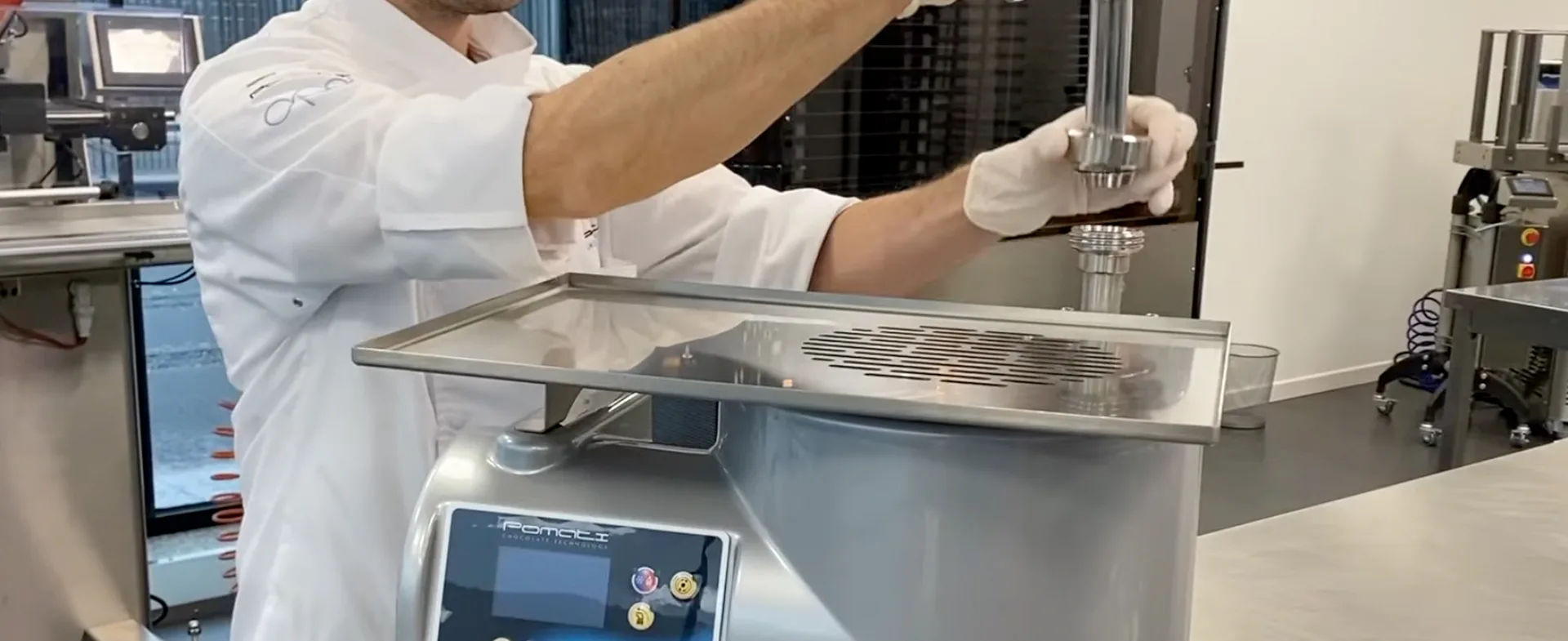 Pomati | Vibrating Table - Erika